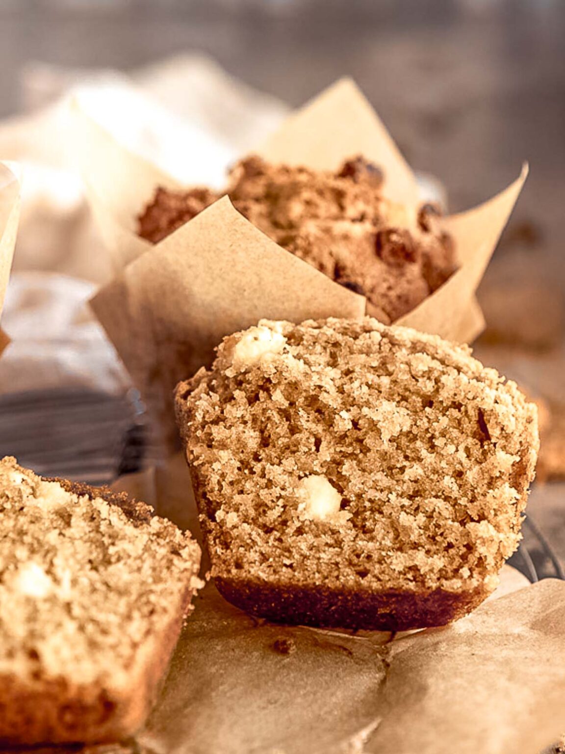 Biscoff Muffins with White Chocolate Chips -Simple 1 Bowl Muffins ...