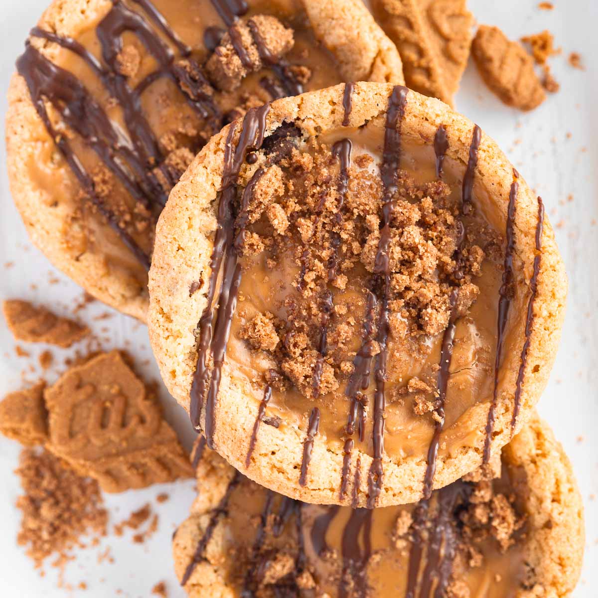 Biscoff Stuffed Cookies - A Quick and Easy Loaded Cookie Recipe - Apple ...
