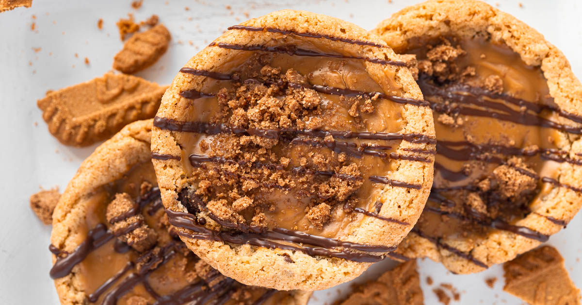 Biscoff Stuffed Cookies - A Quick and Easy Loaded Cookie Recipe - Apple ...