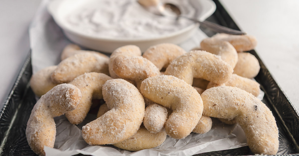 Austrian Vanilla Crescent Cookies - Apple Cake Annie